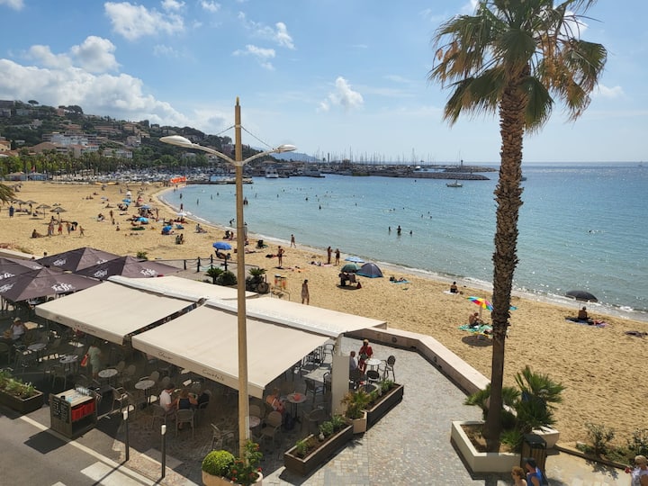 Le Lavandou ... Appart Face Mer ..Plein Centre - Le Lavandou