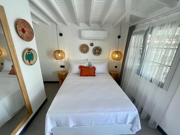 Havuz Olanağı Sağlayan Bahçe Odası - Alaçatı