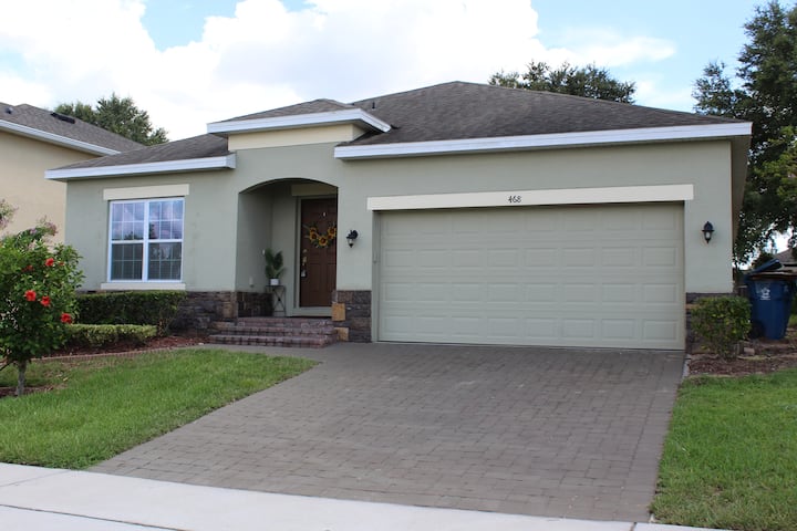 Enjoy The Sun And Relax In A Newly Renovated Home - Davenport, FL