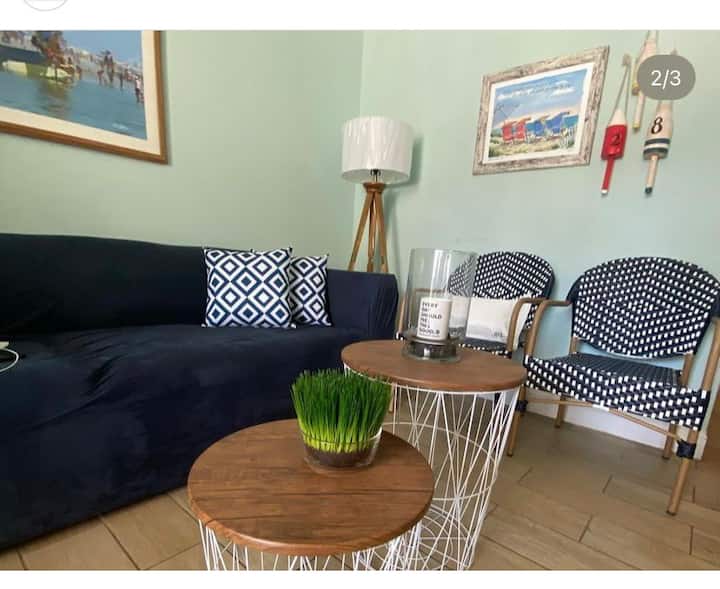 A Beach Front 1 Bedroom - Condo W/ A Pool - Cape May, NJ
