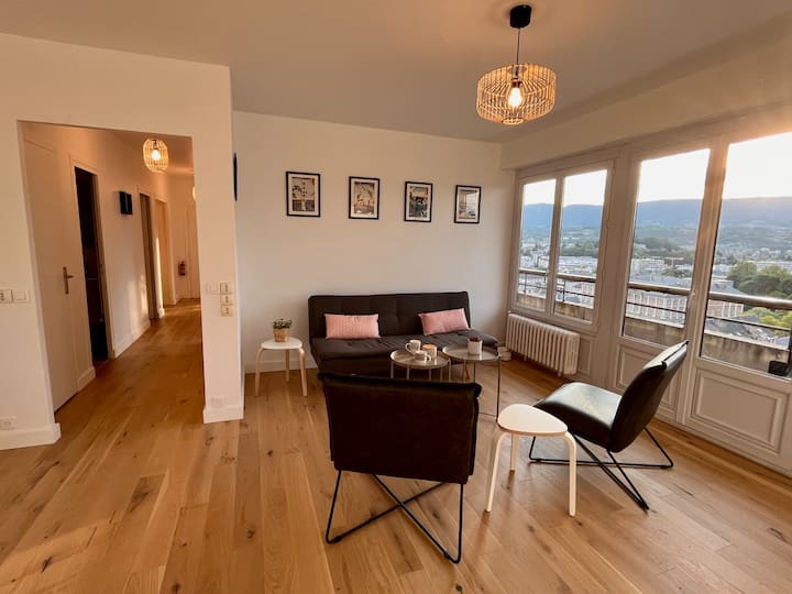 Newly Renovated 12th Floor Central Apartment 82m2 - Chambéry
