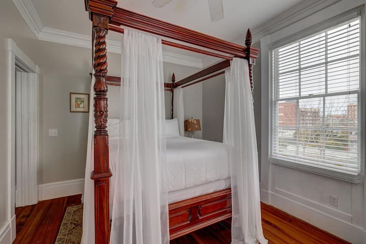 Suite At City Club Downtown #53 Oscar Wilde - Wilmington, NC