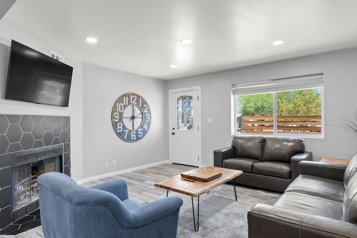 Cheerful Newly Renovated Home 5 Minutes To Asu - Tempe, AZ