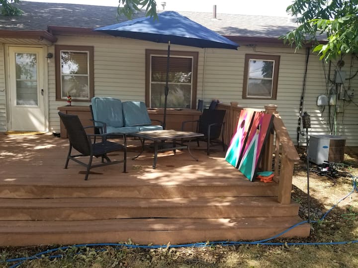 Andrews' Delightful Home! - Lawton