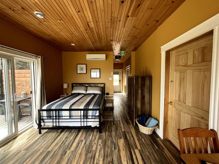 The Sunshine Suite At The Williams' Beach House - Ingonish Beach, NS