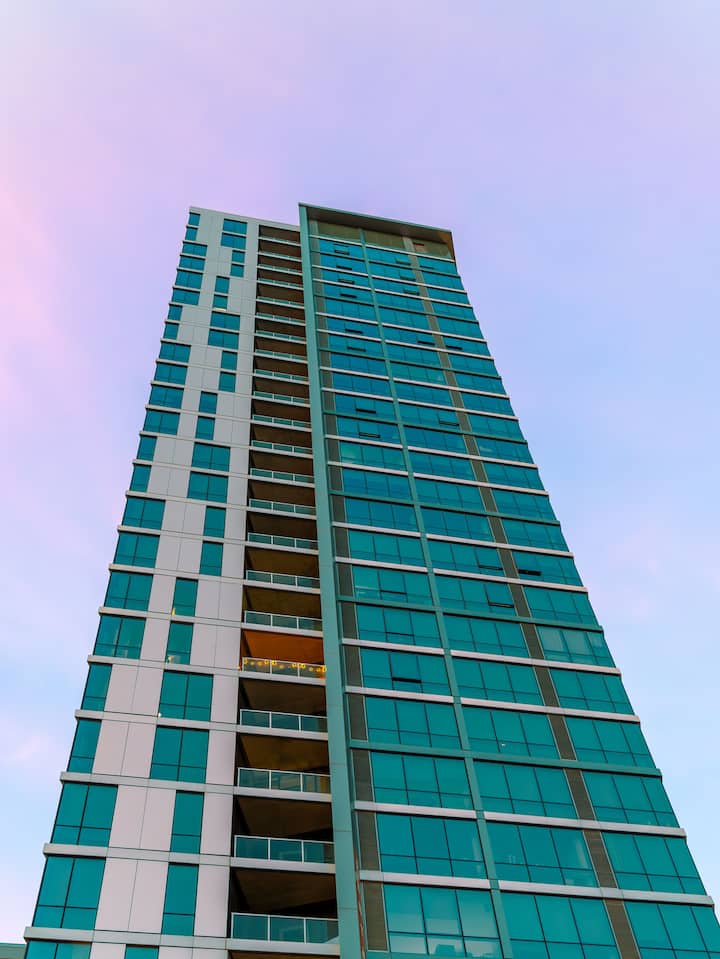 The Bateman® Designer 1br Highrise W/ Gym, Pool - Philadelphia, PA