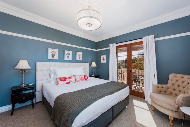 Luxury King Suite & Lounge 1860s Country Homestead - Mudgee