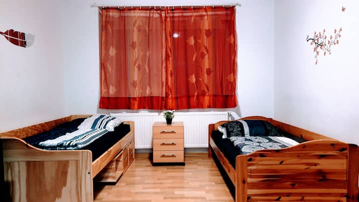 Classic, Modern Room With Wi-fi + Netflix + Ipad - Halle (Saale)