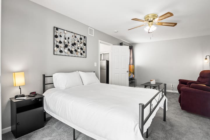 Cozy, Budget-friendly | Ideal For Business Travel - Lancaster, CA