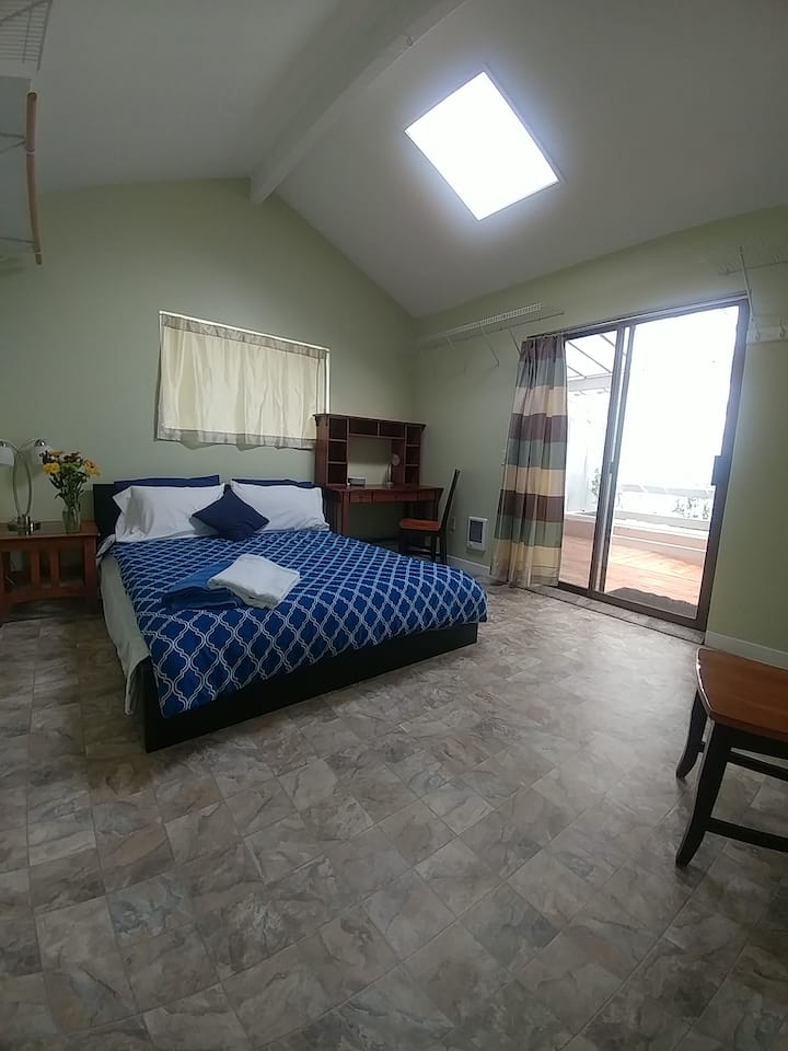 Great Private Retreat Minutes From All Amenities - Olympia, WA