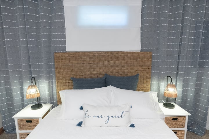 Modern & Cozy 1 Bedroom With Ensuite Bathroom - Yellow Springs, OH