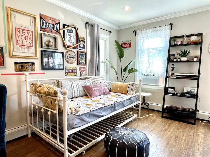 Beatles Theme Private 1br Apt Near Nyc & Transit - Elm Park - Staten Island NY