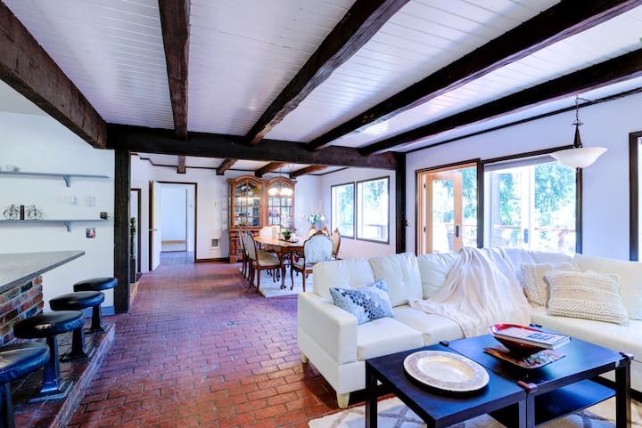 Riverside Home With A Rustic Charm - Washougal, WA