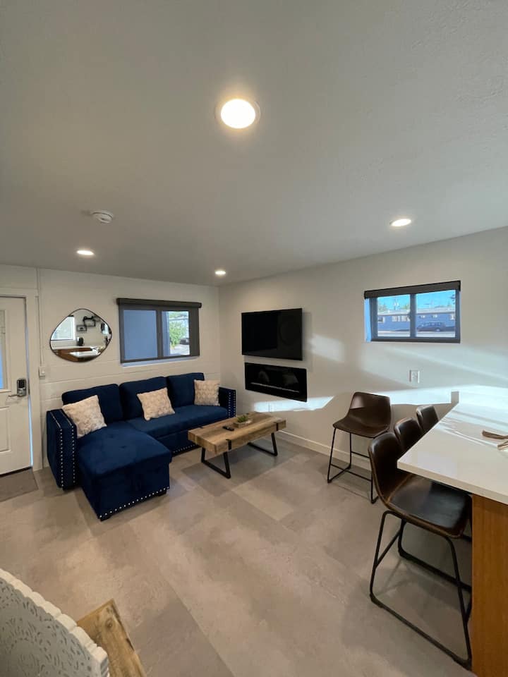 Blue Velvet Apt 1 - 1bedroom 1bathroom Sleeps 4 - Panguitch, UT