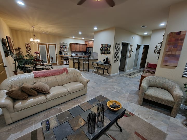 New  2 Bed Casita With Gar & Laundry 1400 Sf - Rio Rancho, NM