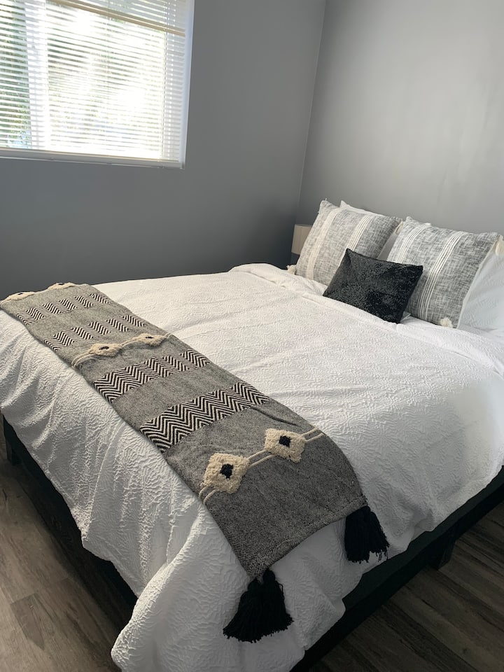 Lovely 2 Bd Apt Unit 3 - Reno