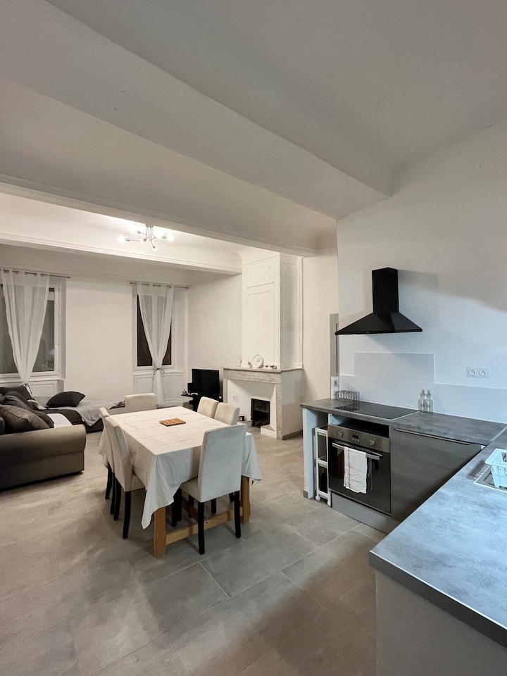 Appartement 6 Personnes Centre Ville D’aups - Aups