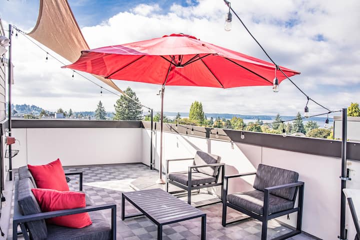 Cheerful Townhome W/ Rooftop Views & Parking - 시애틀