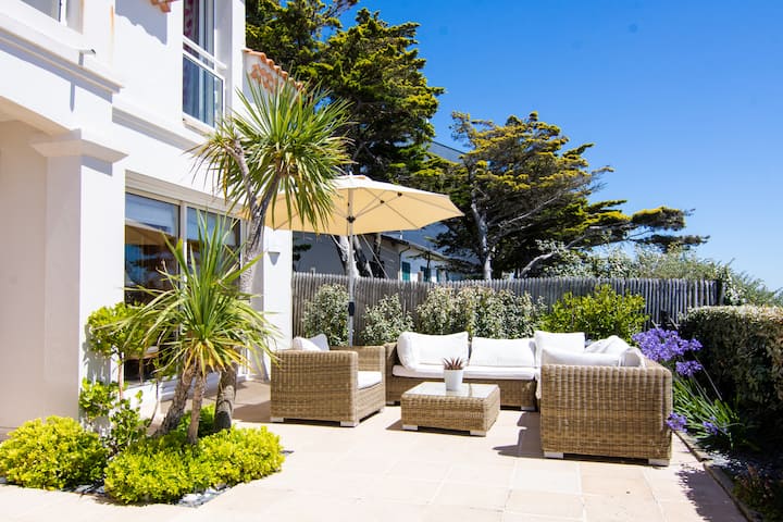 Magnifique Villa Front De Mer Avec Piscine - Pornichet