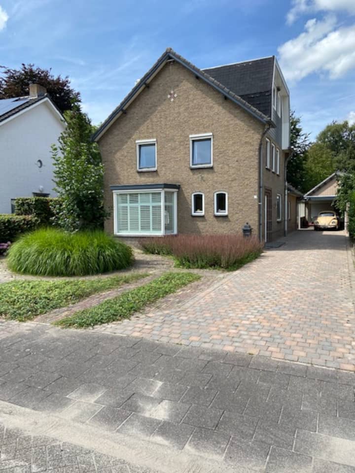 Gezellige Kindvriendelijke Woning In Veldhoven - Eindhoven