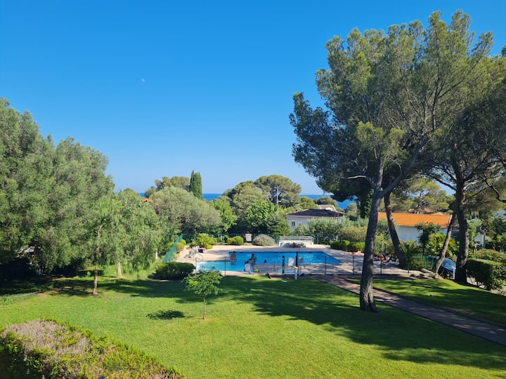 Au Coeur De La Pinède à Boulouris : Mer Et Piscine - Saint-Raphaël