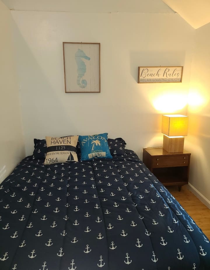 The Sailors Bungalow - Rockaway Beach