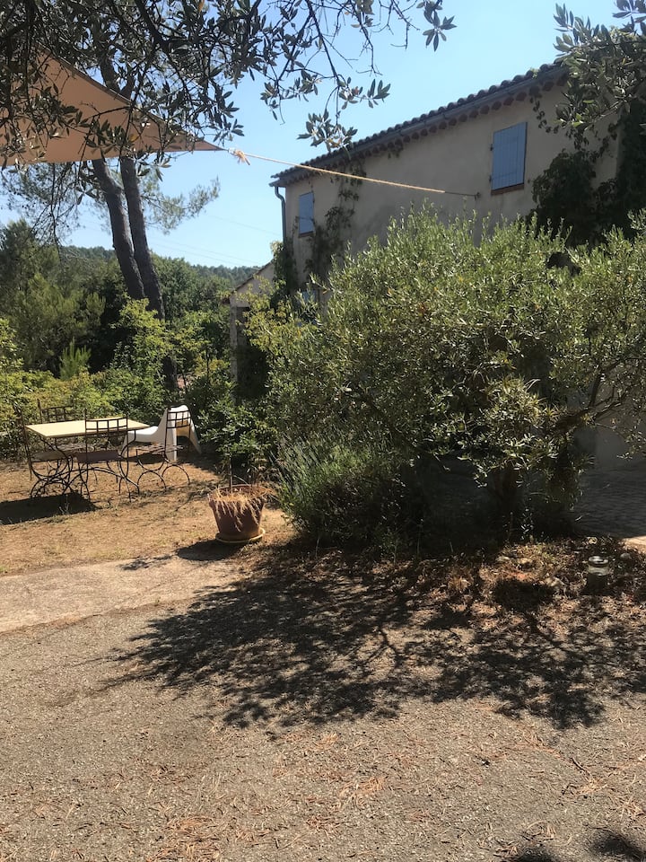 Charmante Villa Avec Jardin Arboré Clôturé Aucalme - ibis budget Brignoles Provence