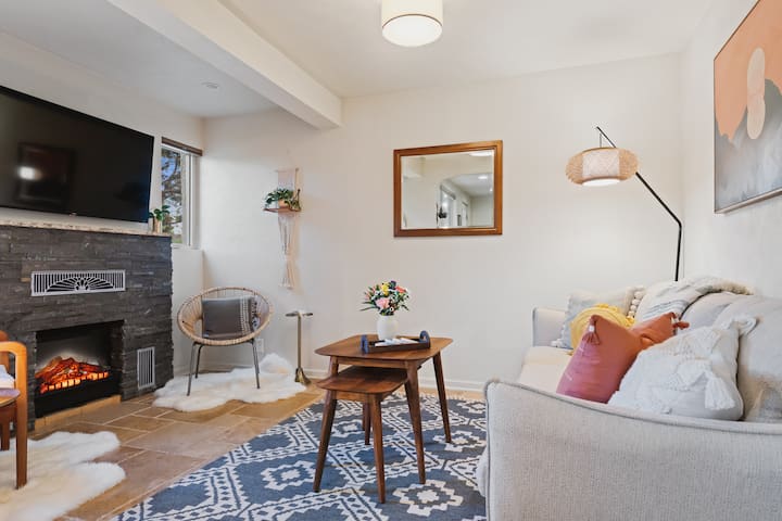 Cozy Boho Bungalow With Amazing Patio! - Denver, CO