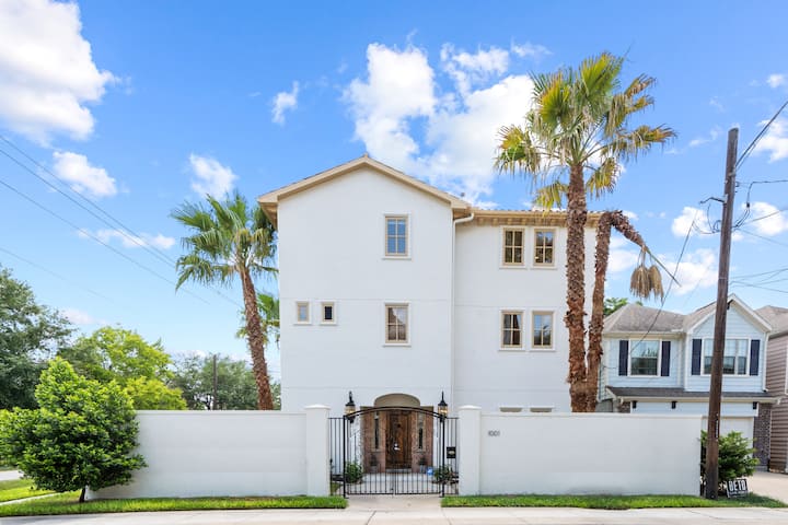 New! "Casa Amigos" 4br Home  W/ Lrg  Rooftop Deck - Bellaire, TX