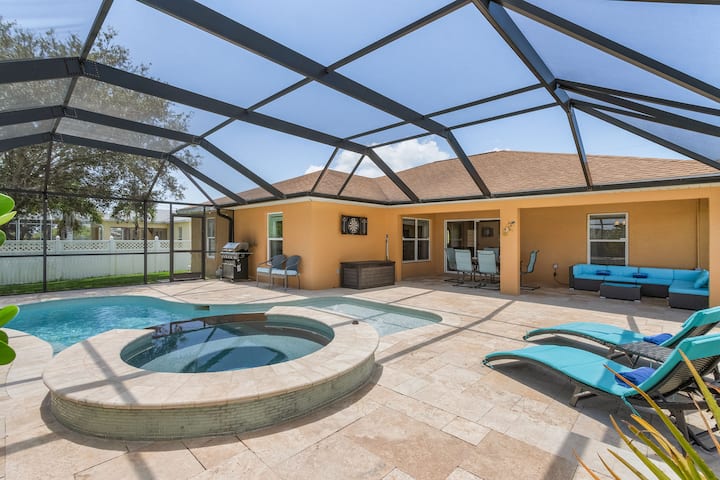 Relaxing Cape Coral Pool Home + Hot Tub! - Cape Coral, FL