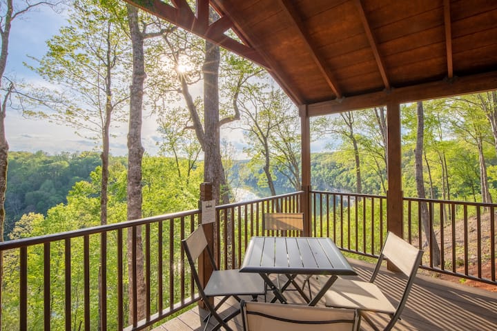 Lake View Adventure Cabin At Bear Bluff Retreat - Rock Island State Park, Rock Island