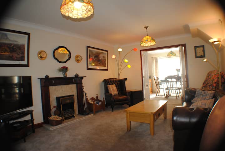 5* 4 Bedr Near Zip World & Bikepark Wales + Garage - South Wales