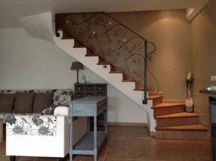 House 3 Bedrooms, 2 Bathrooms 3 Wc, For 6 People With Swimming Pool. - La Colle-sur-Loup