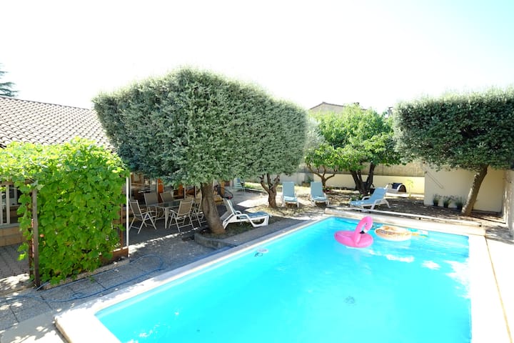 Belle Villa Avec Piscine - Courthézon