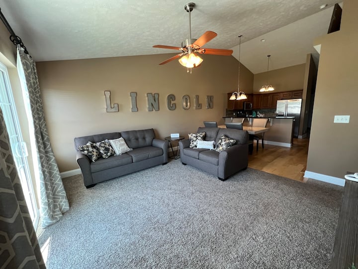 #1 Private Bedroom With Attached Private Bath. - Lincoln, NE