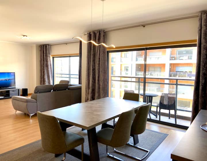 Olhão 3 Bedroom With Roof Top Pool, Marina Village - Faro