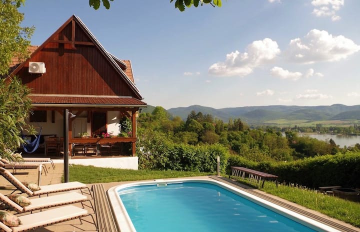 Villa A Dunakanyarban Wellnessel - Esztergom