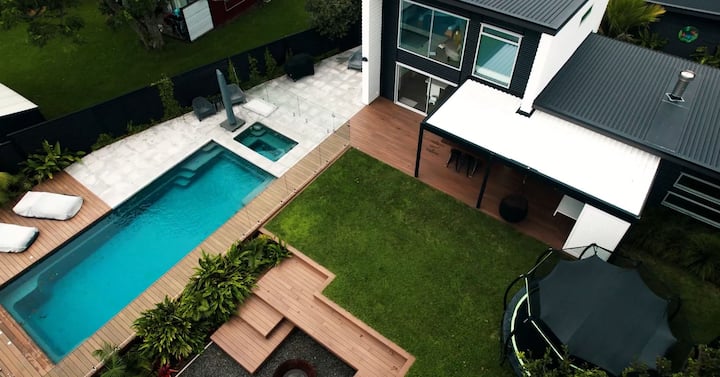 A Home You Can Truly Relax In - Riverhead