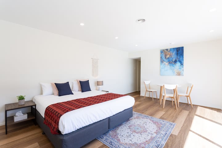 Cheerful 3 Bedroom House. - Kingston