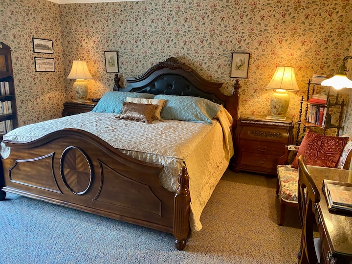 Miss Marple- King Bedroom Suite With Marina View - Conway, SC