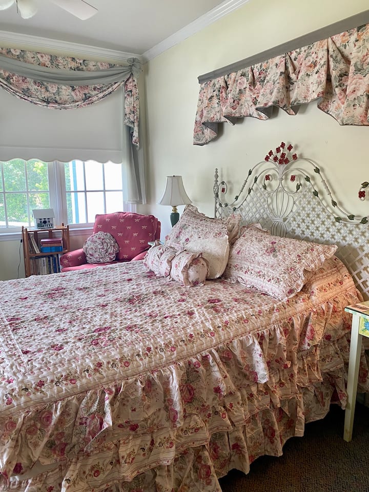 Garden Room- Queen Bedroom With Marina View - Conway, SC