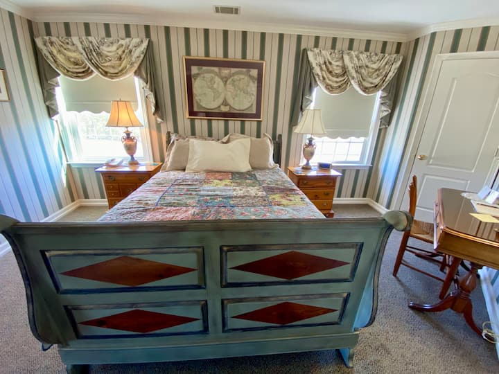 Conservatory-queen Bedroom Marina & Riverwalk View - Conway, SC
