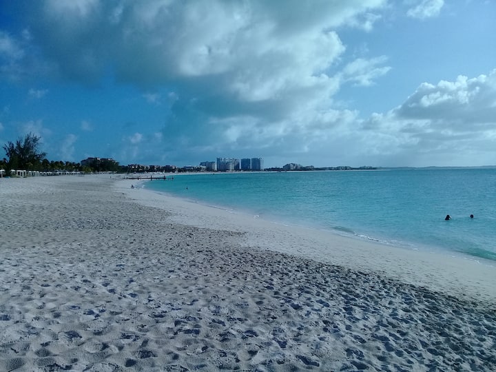 Guest House 2b&2b Near Grace Bay Beach & Long Bay - Turks and Caicos Islands