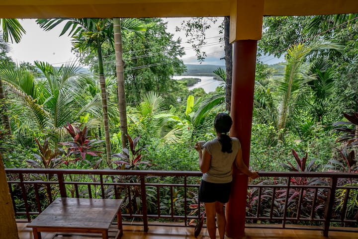 River Facing Farm Stay - 3 Rooms For 12 People - Vengurla