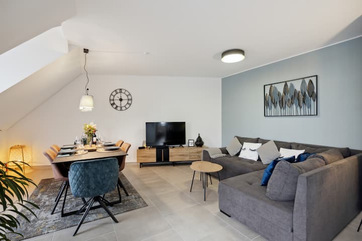 Your Home Away From Home | 85sqm 2br | Parking - Augsburg