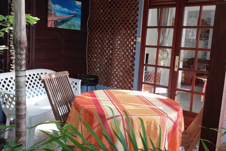 Apprt Pr 3 Pers- Wifi + Citerne  0 Potable 4 000 L - Guadeloupe