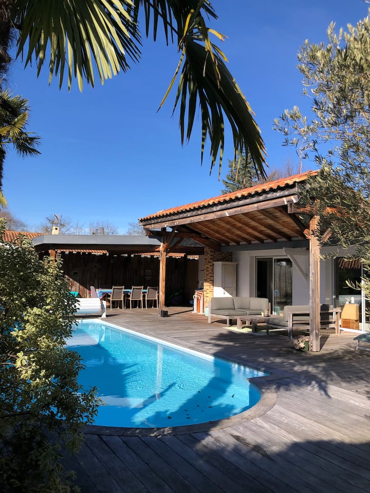 Agréable Villa Familiale Avec Piscine - Saint-Médard-en-Jalles
