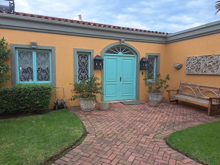 Cheerful Mediterranean Villa In Plettenberg Bay! - Plettenberg Bay