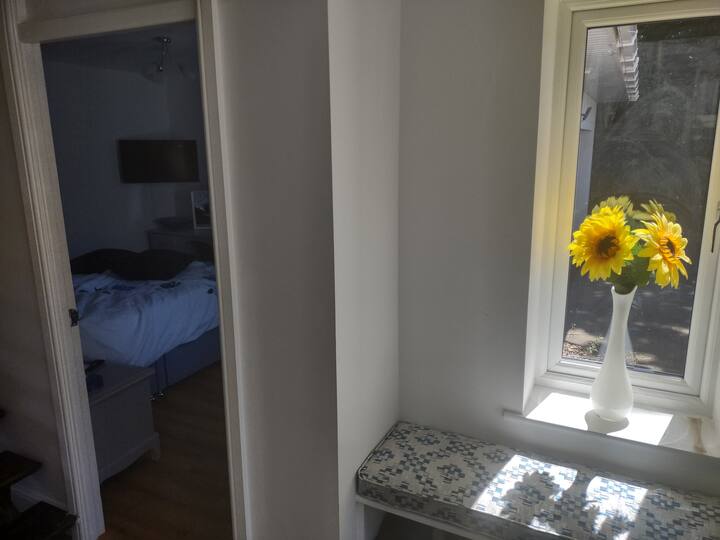 Quiet Village Cottage,
Bed & Breakfast - Retford