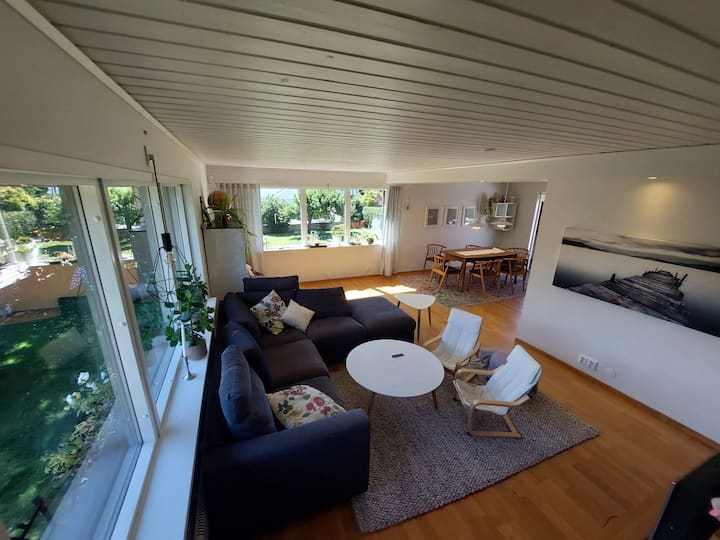 Strandnära Villa Med Spabad - Halmstad